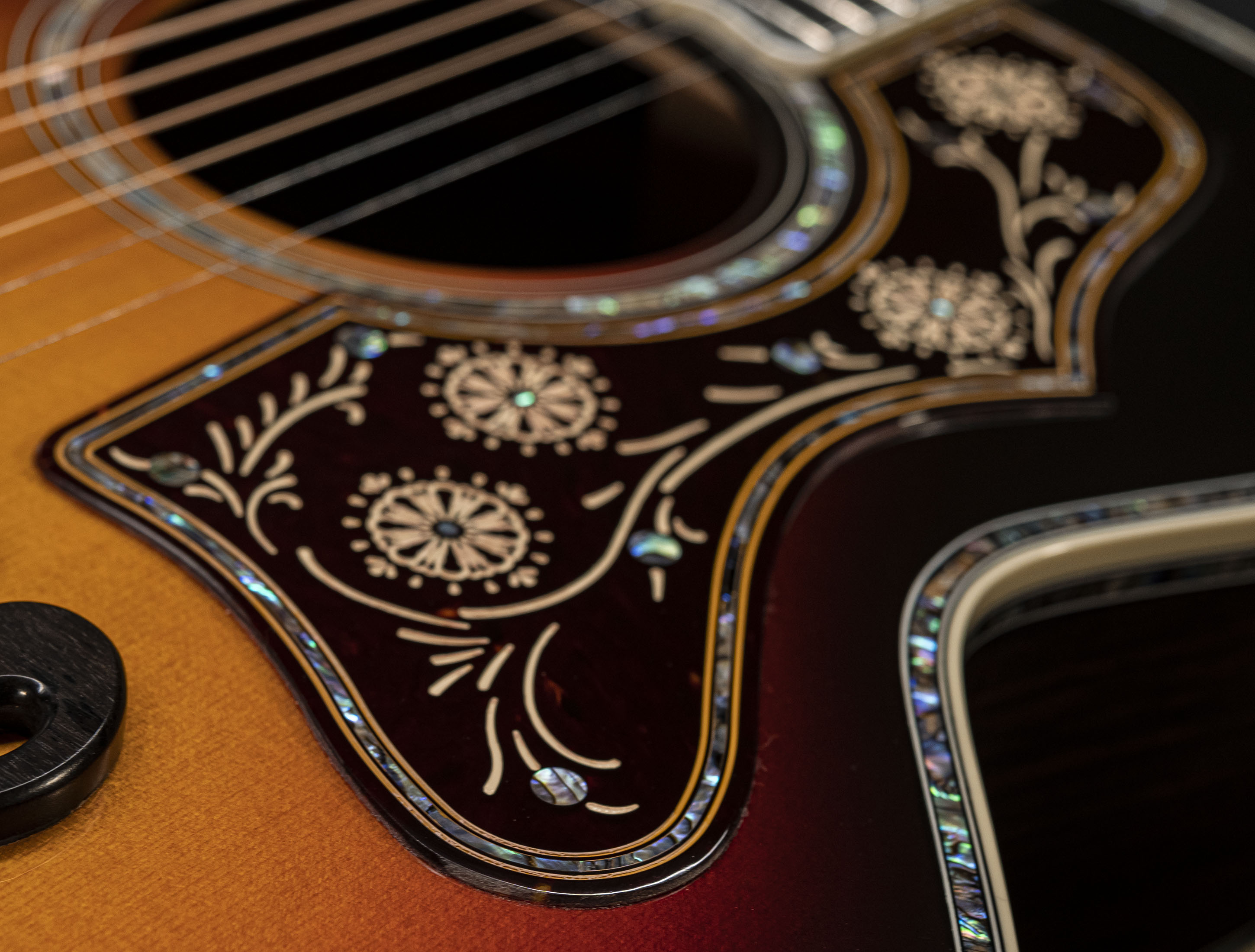 Gibson SJ-200 Monarch Mastershop Rosewood Triple Sunburst