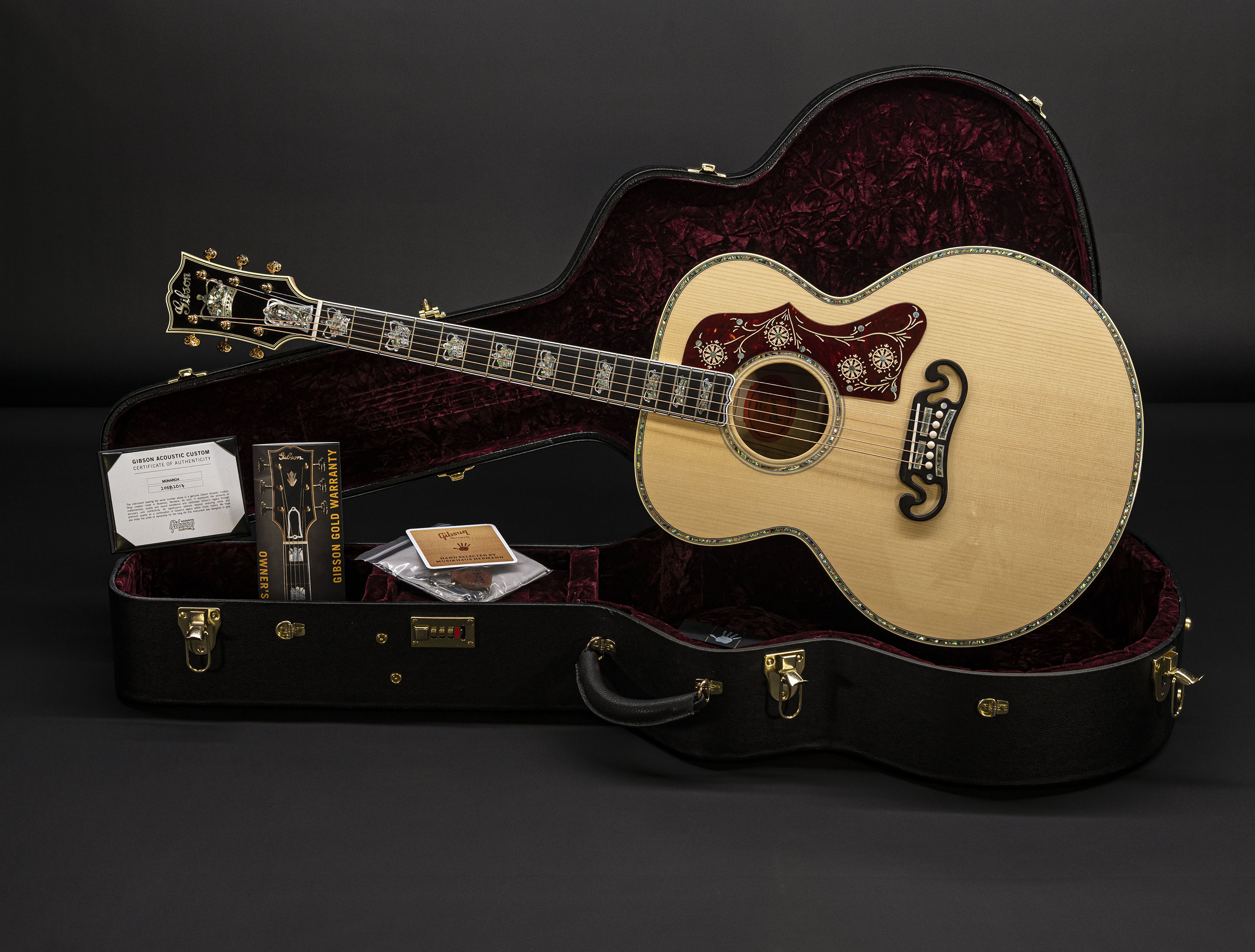 Gibson SJ-200 Monarch Mastershop Quilt Maple - All Antique Natural