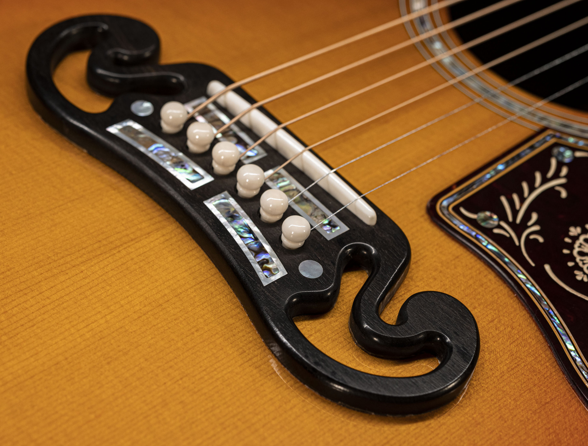 Gibson SJ-200 Monarch Mastershop Rosewood Triple Sunburst